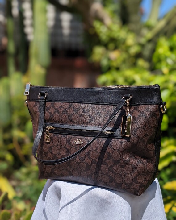 Authentic COACH Tyler tote with a price tag - Gem