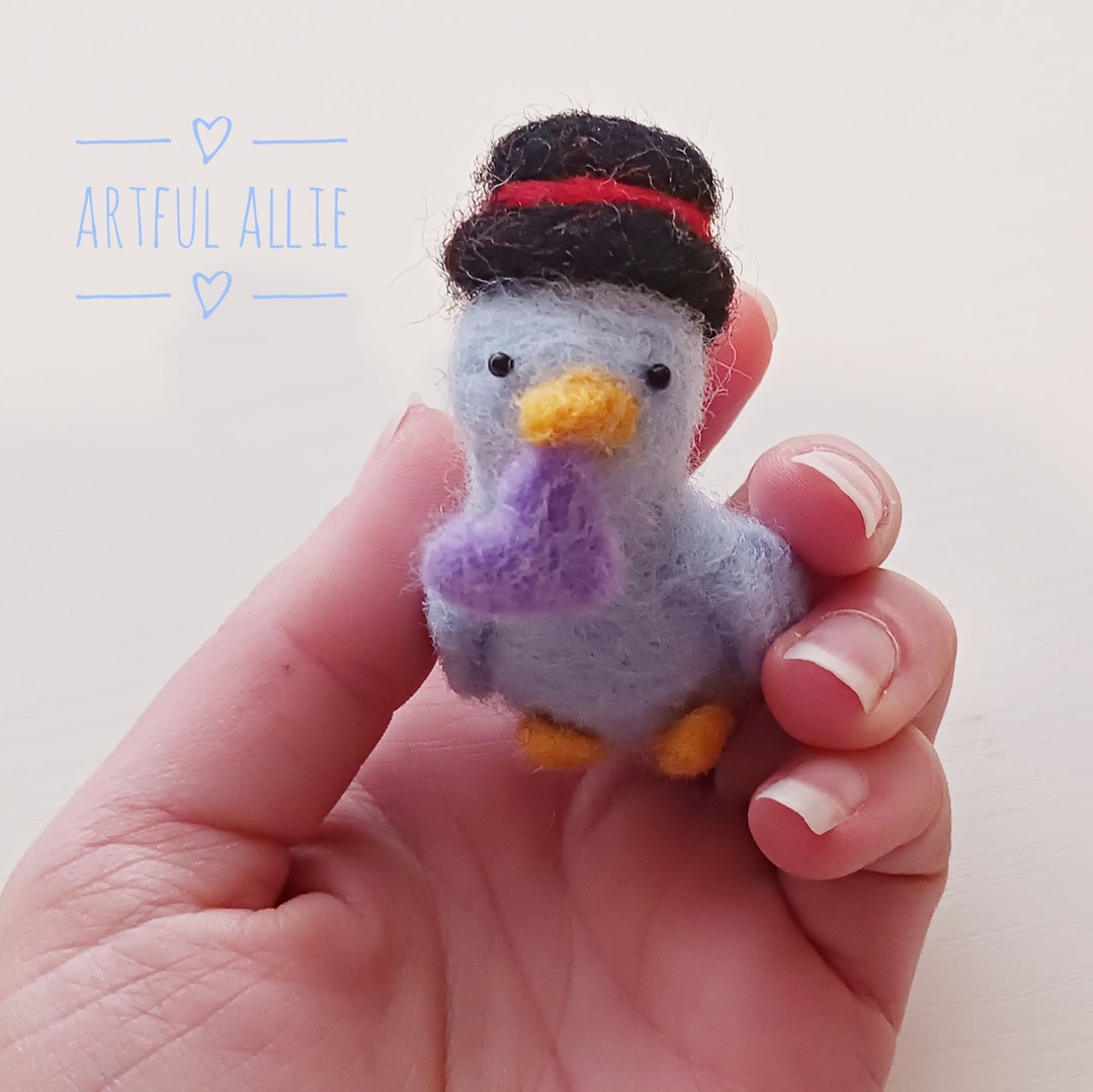 BIRD Needle Felt WOOL Sculpture, Bird Lover Gift, Miniature Bird, Bird ...