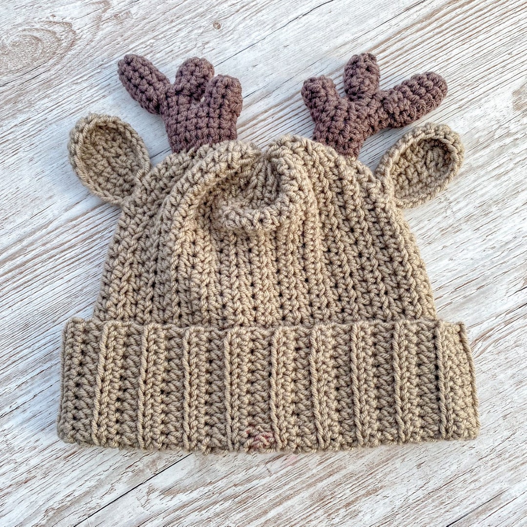 Reindeer Beanie || Wildlife || Wilderness || Christmas || Cosy ...