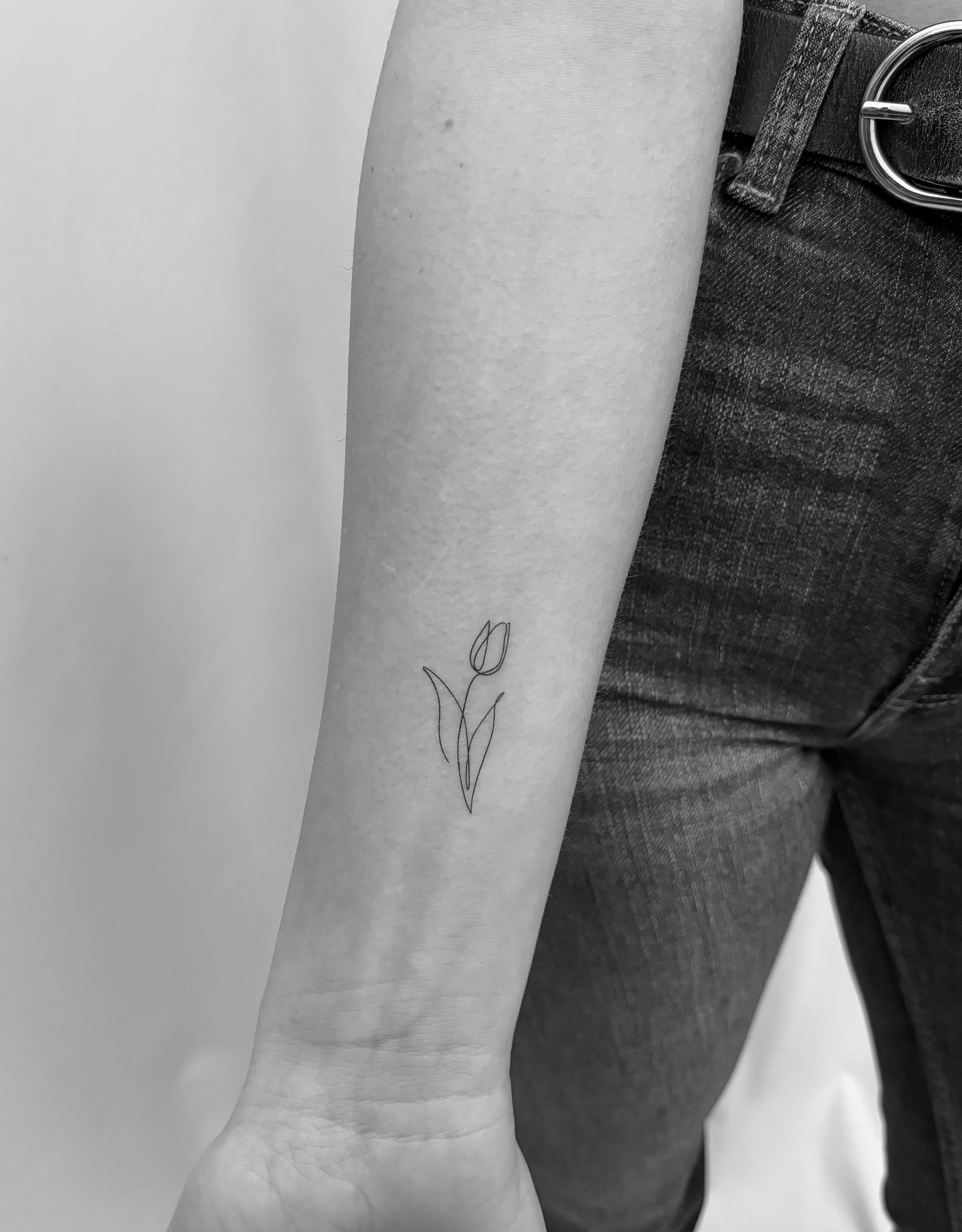 Fine Line Tulip Temporary Tattoo (set of 2) / Minimalistic Tattoo ...