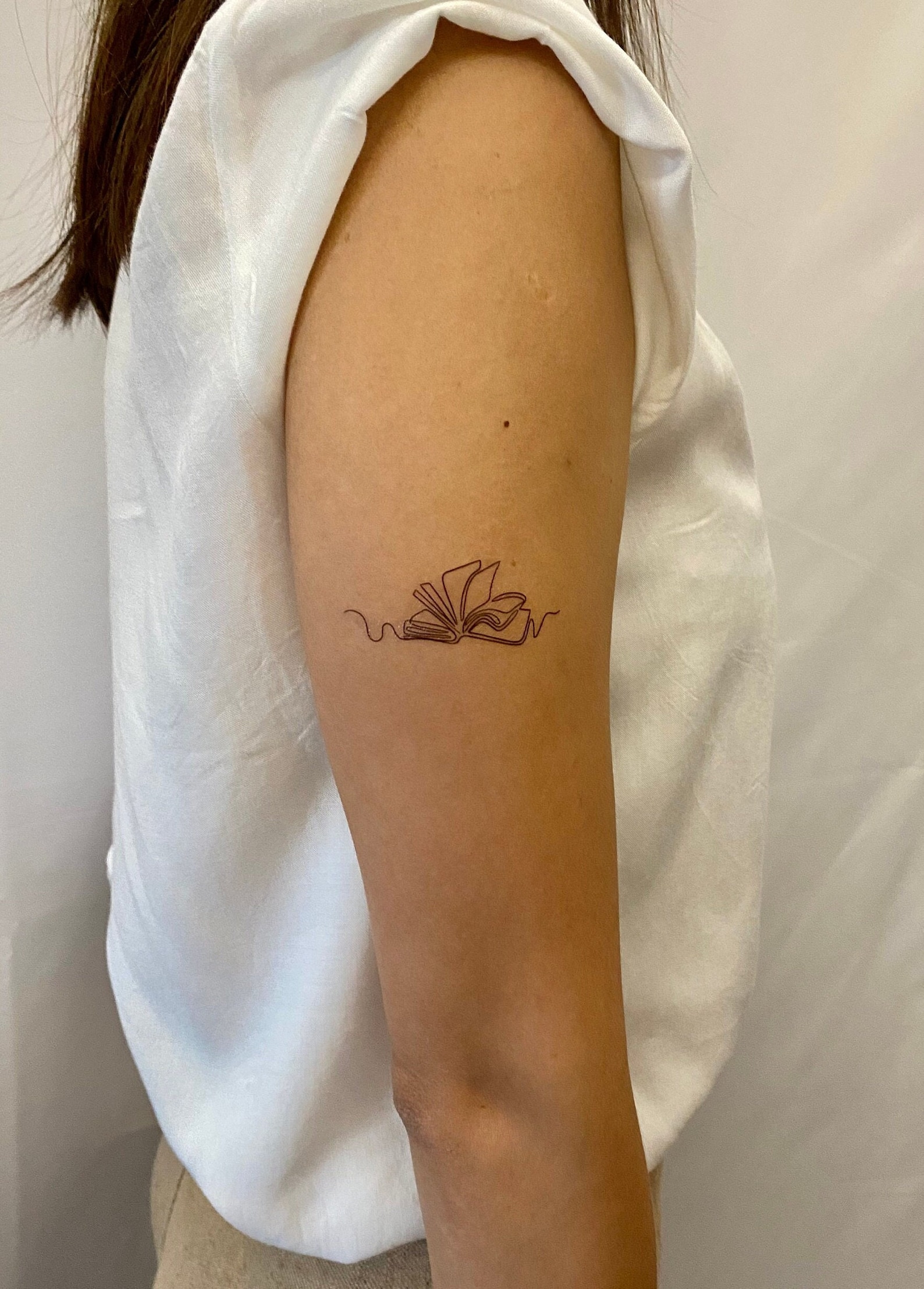 Book Temporary Tattoo (set of 2) / Bookworm Tattoo / Book Lover ...
