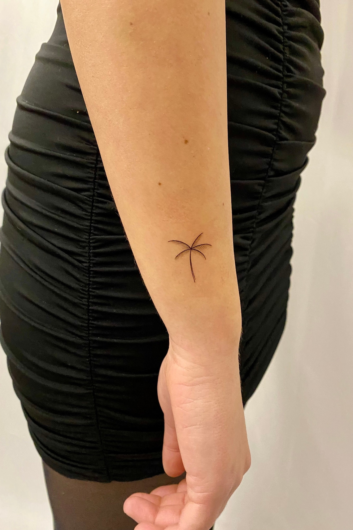 Fine Line Palm Tree Temporary Tattoo set of 2 - Etsy