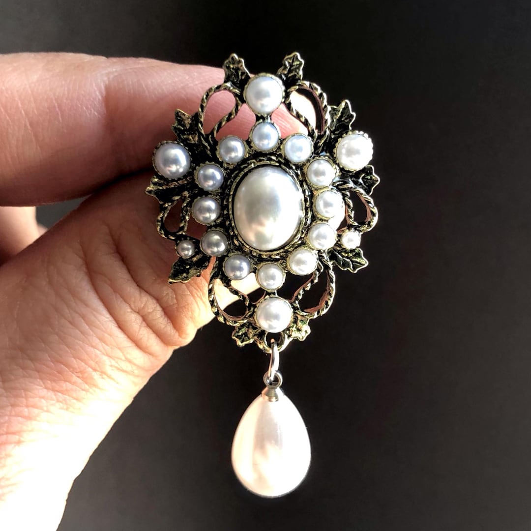 Elegant White Brooch Pin - Vintage Style Pearl Jewelry, Gift - Etsy