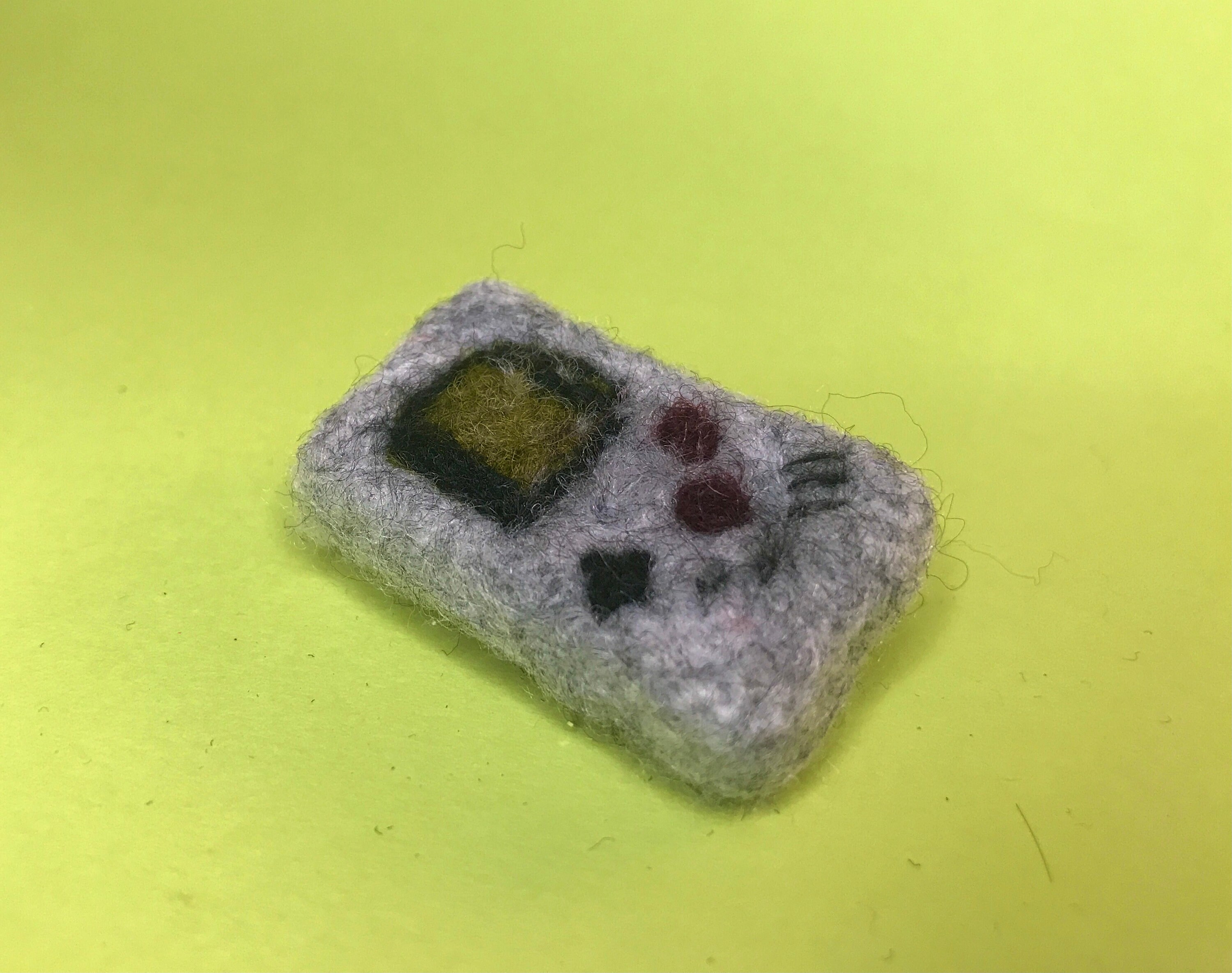 Needle Felted Nintendo Gameboy Retro Gamer Novelty Broach - Approx 3 ...
