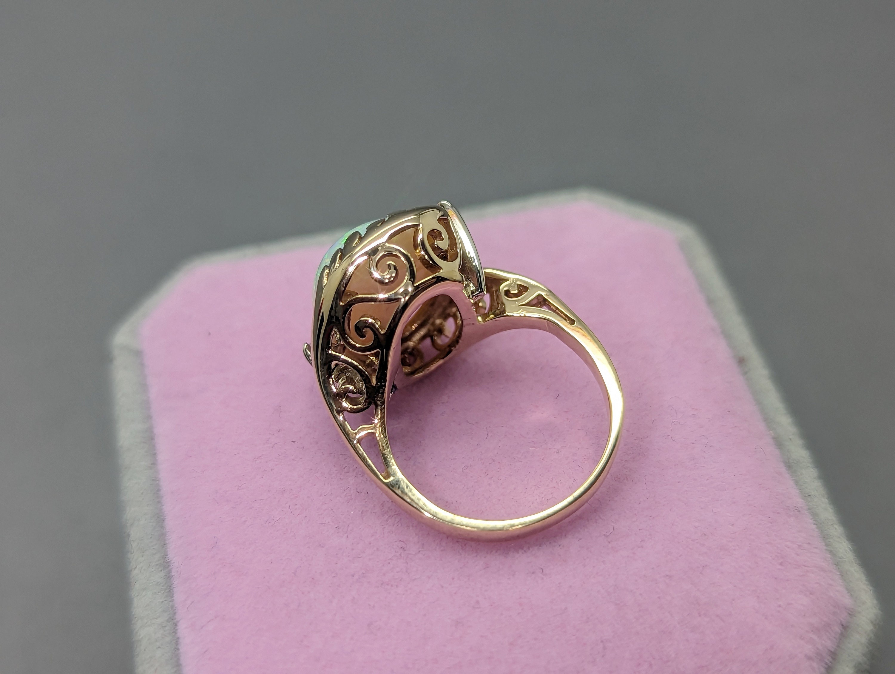 Vibrant 4.3ct Opal & X2 Natural Diamonds - 14K Yellow Gold Vintage Ring ...