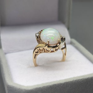 Vibrant 4.3ct Opal & X2 Natural Diamonds - 14K Yellow Gold Vintage Ring ...