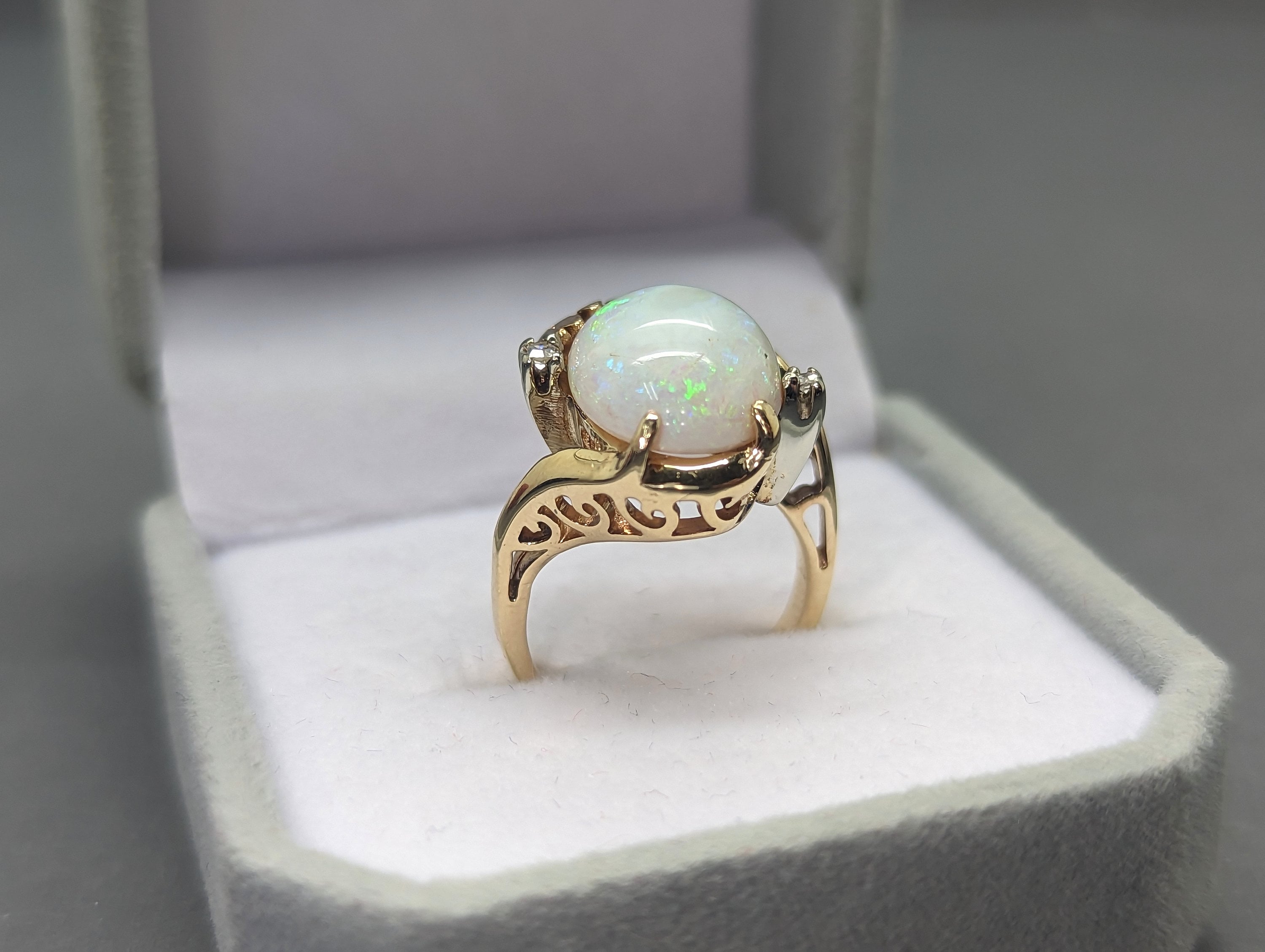 Vibrant 4.3ct Opal & X2 Natural Diamonds - 14K Yellow Gold Vintage Ring ...