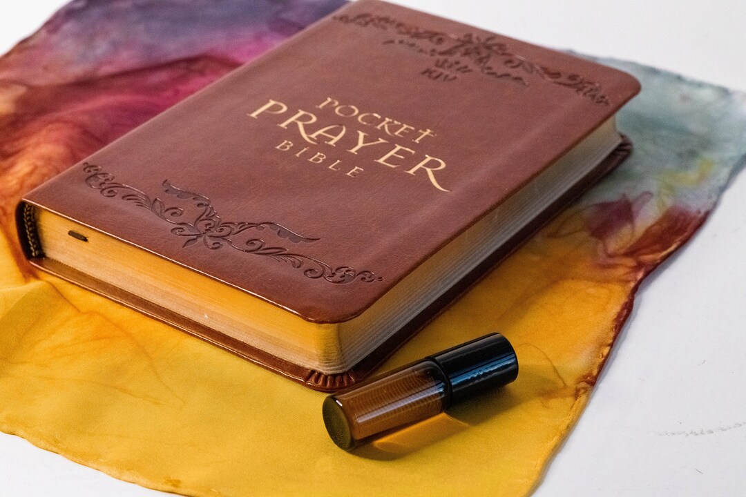 My Altar Set (bible Gift Set) - Compact Bible, Prophetic Prayer Cloth ...