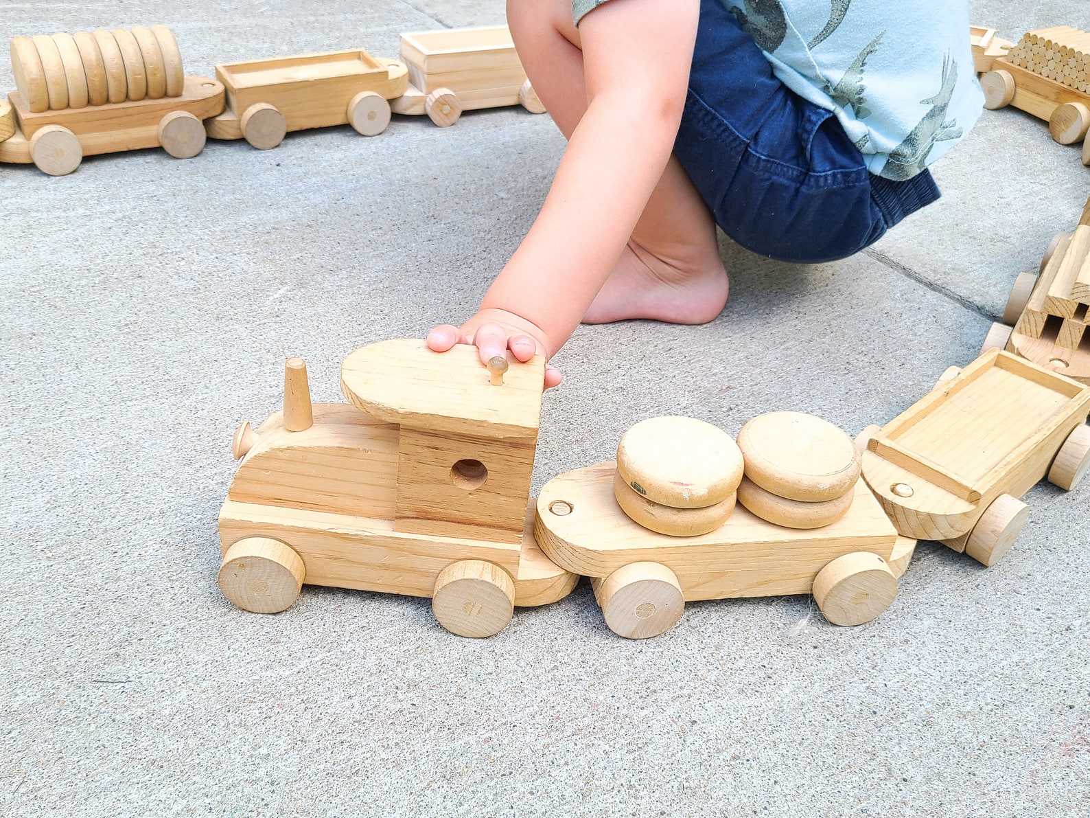 DIY Wood Train Set Plans | Toy Train Plans | DIY Toys | Wooden Train ...