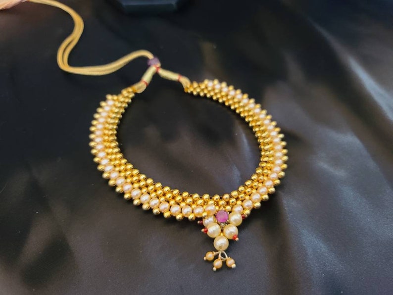 Maharashtrian Elegance: Gold Kolhapuri Thushi Necklace Set With Nath - Etsy