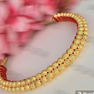 Maharashtrian Elegance: Gold Kolhapuri Thushi Necklace Set / Bormal ...