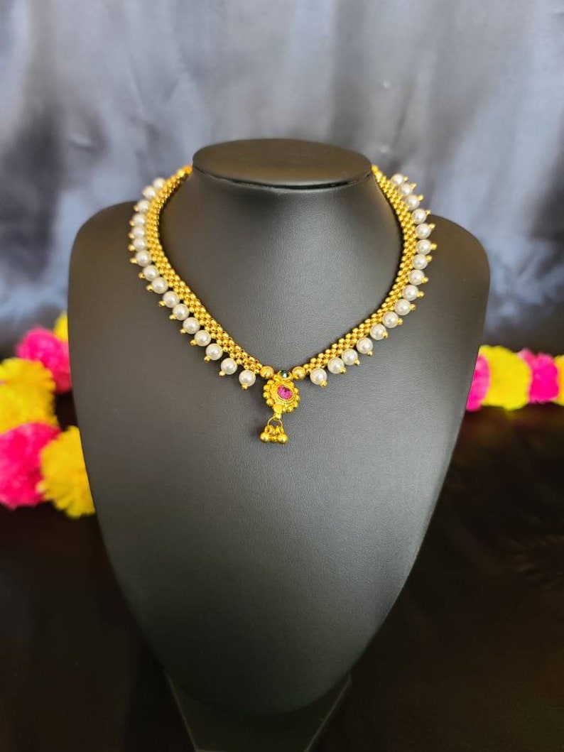 Maharashtrian Elegance: Gold Kolhapuri Thushi Necklace Set With Nath - Etsy