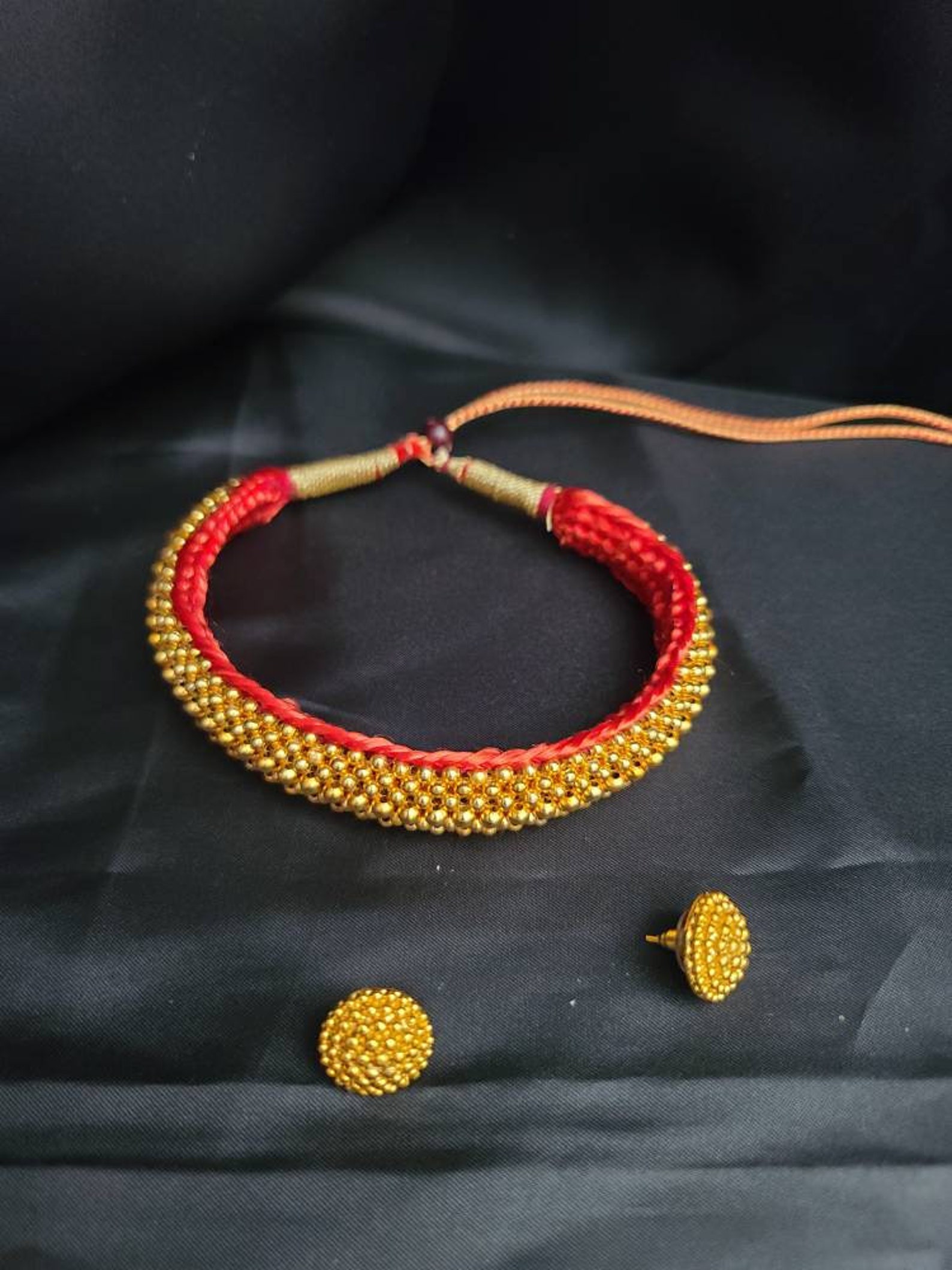 Maharashtrian Elegance: Gold Kolhapuri Thushi Necklace Set With Nath - Etsy