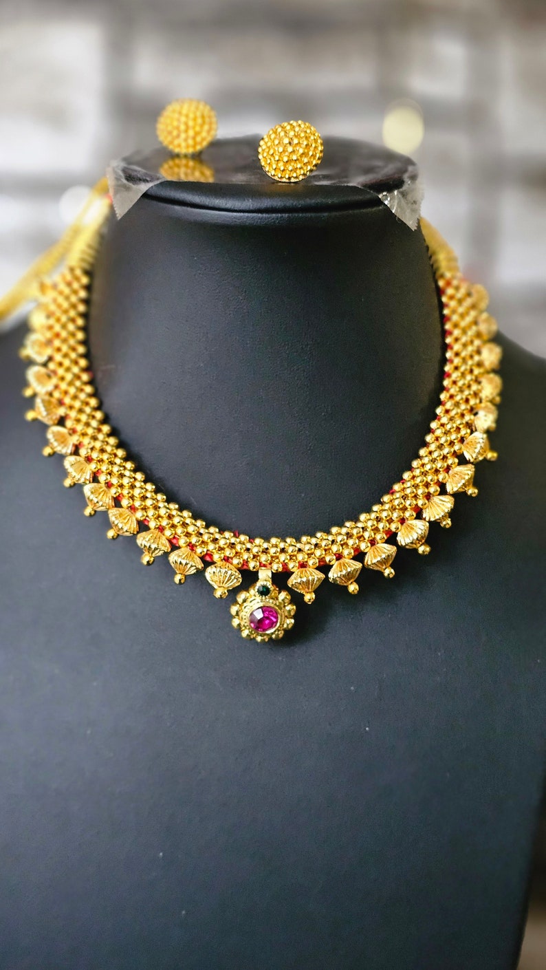 Maharashtrian Elegance: Gold Kolhapuri Thushi Necklace Set With Nath - Etsy