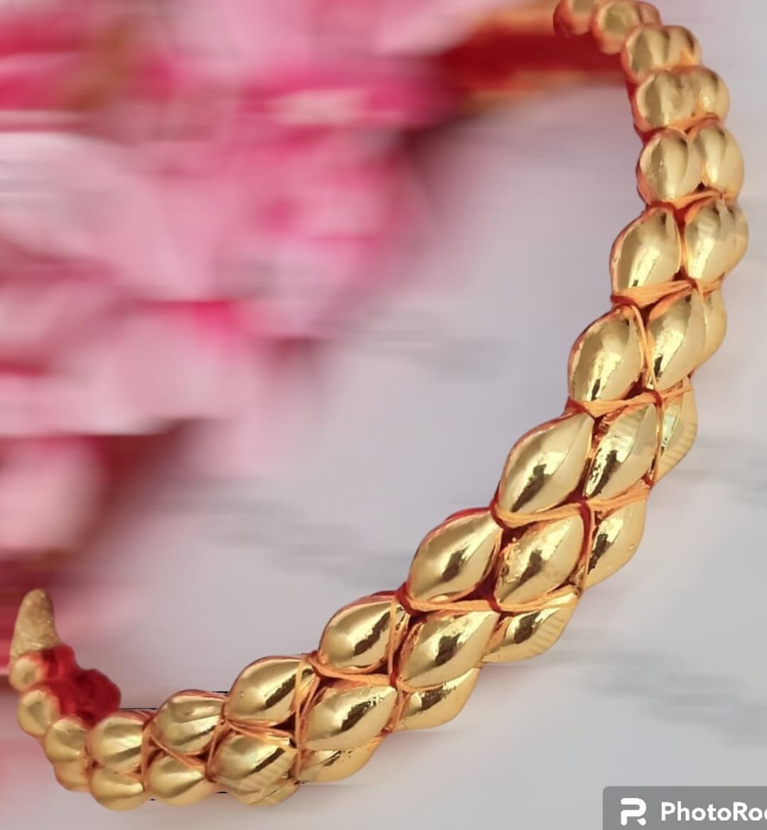 Maharashtrian Elegance: Gold Kolhapuri Thushi Necklace Set / Bormal ...