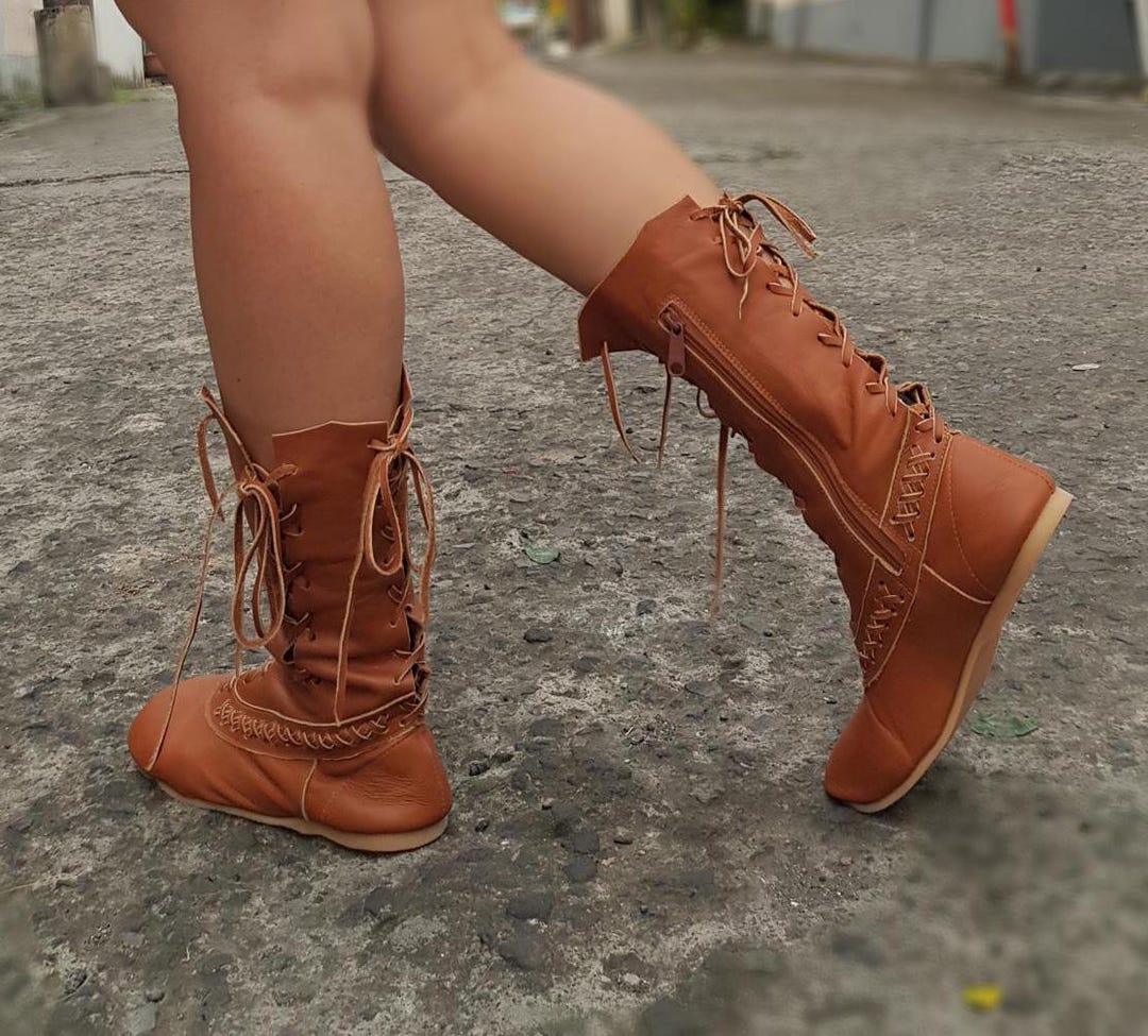 Renaissance Boot | Barefoot Women Boot | Black Leather Boot - Etsy