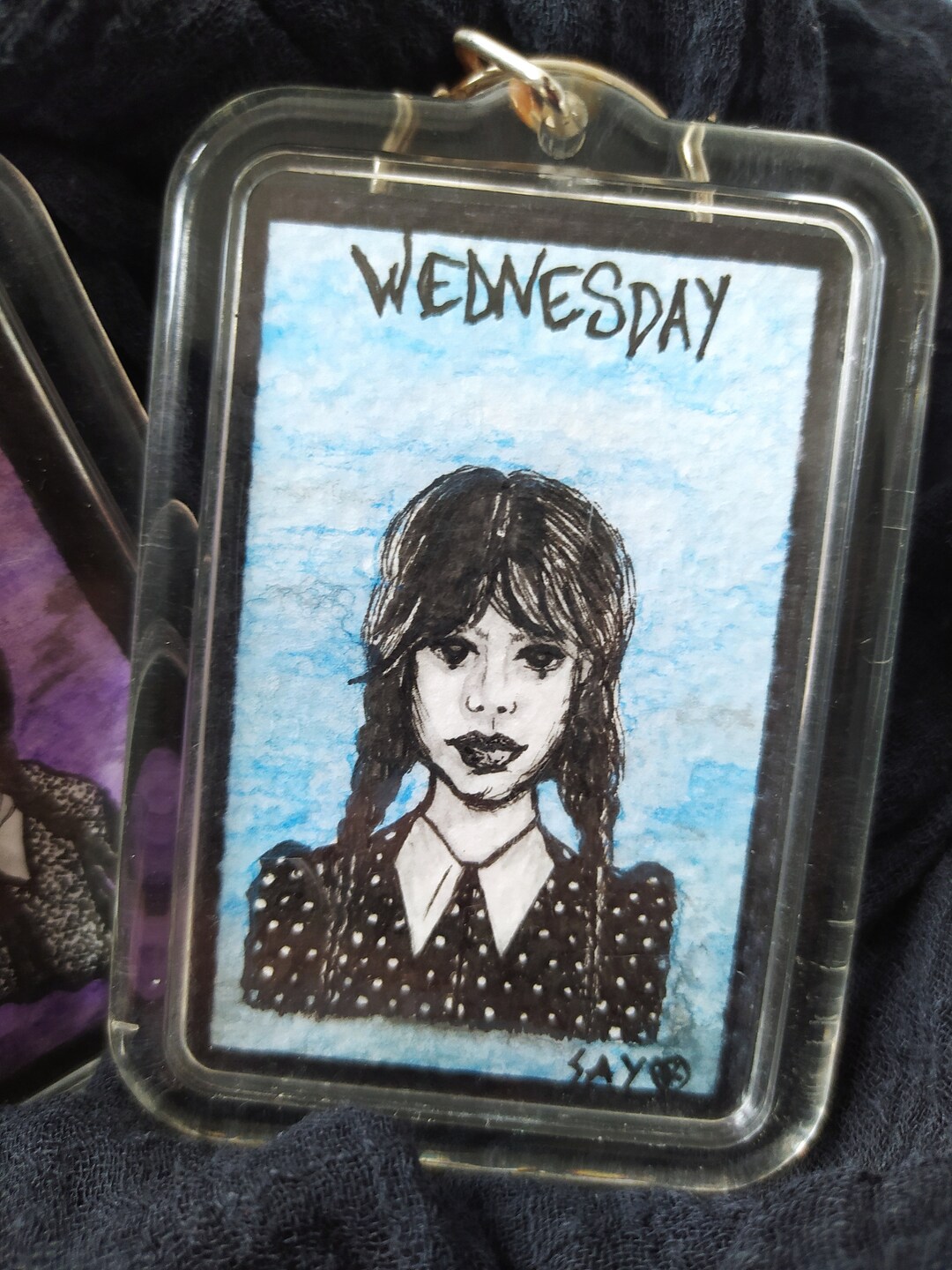 Keyring wednesday Addams - Etsy