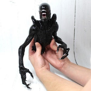 Alien Xenomorph Bust Wall Art, Alien Head With Arms and Claws ...