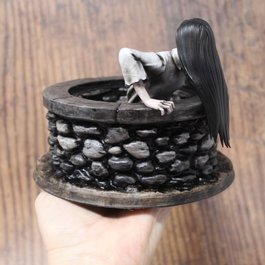 Sadako Yamamura Figure CRAWLING Out of the WELL From the Ringu Ring ...