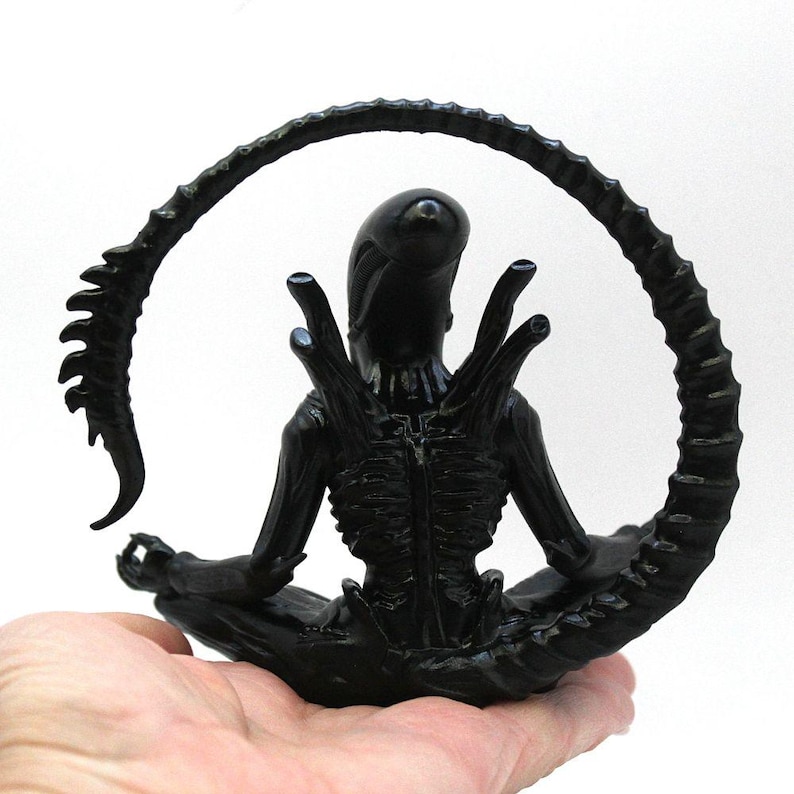 Meditating Xenomorph Statue: Sci-fi Yogi Decor - Etsy