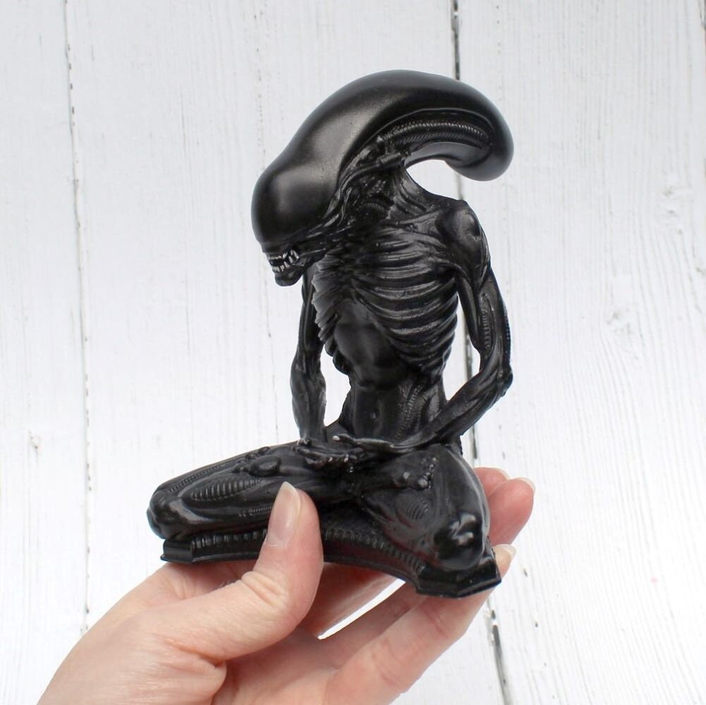 Alien Xenomorph Meditation Alien Xenomorph Bust Alien - Etsy
