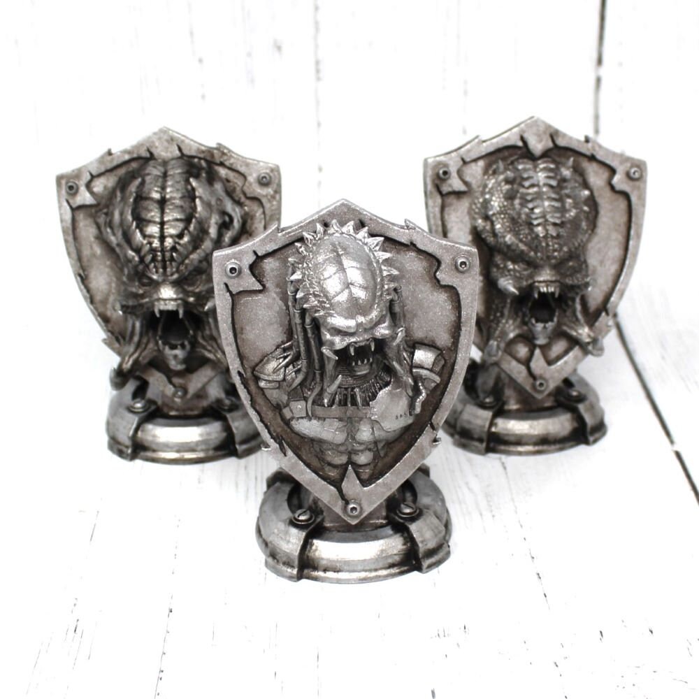 Predator Trophy Shield: Alien Vs Predator Fan Art - Etsy