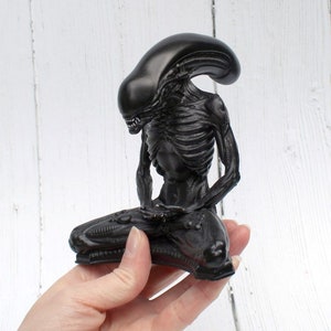Alien Meditation, Alien Xenomorph Bust, Alien Meditating, Xenomorph ...