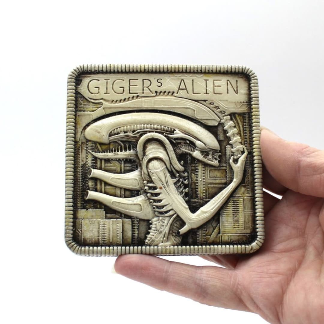 Giger's Alien FRIDGE MAGNET, Alien Bust Fridge Magnet, Round Facehugger ...