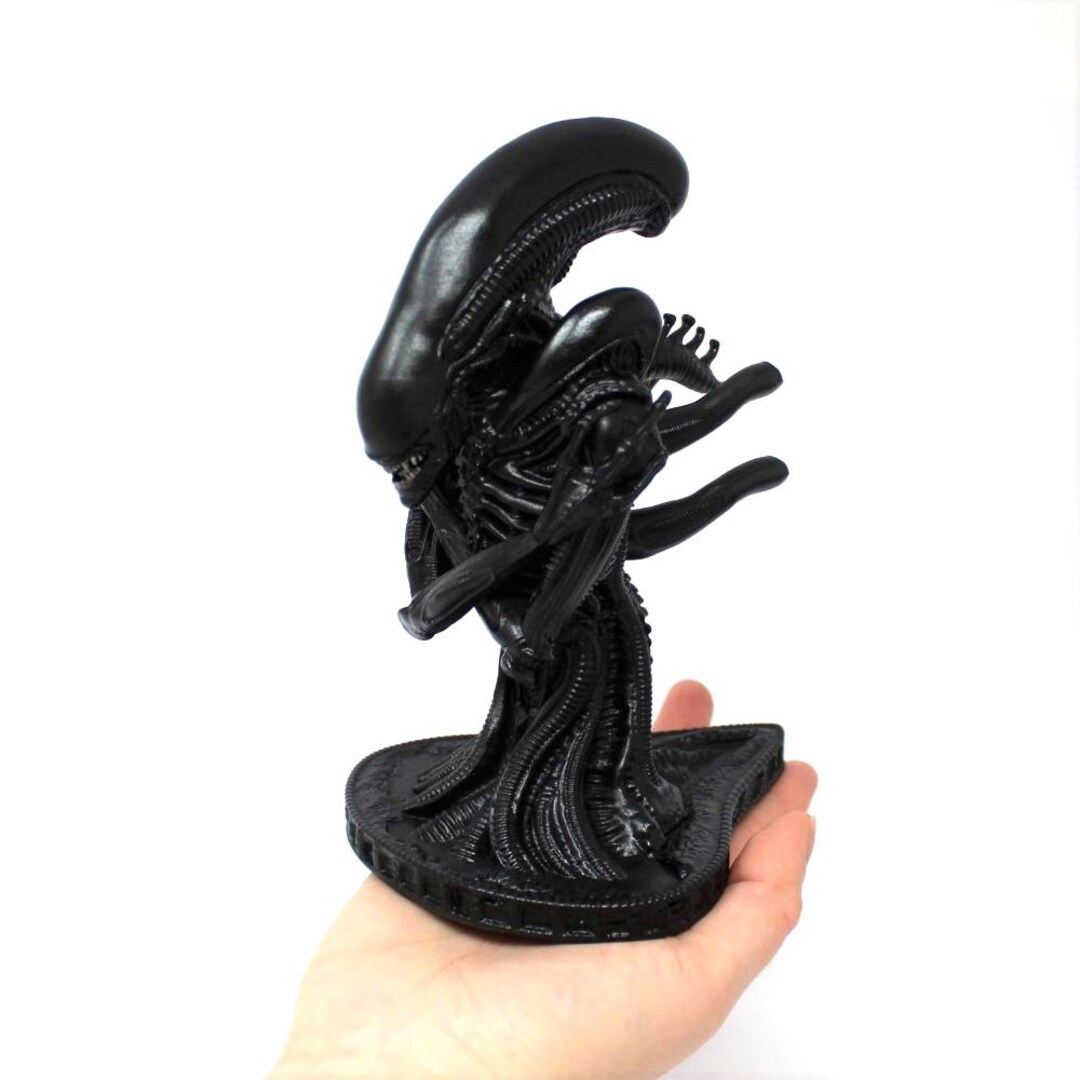 Alien Xenomorph Warrior Desk Art Alien Xenomorph Figurine - Etsy