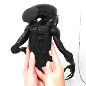 Alien Xenomorph Bust Wall Art, Alien Head With Arms and Claws ...