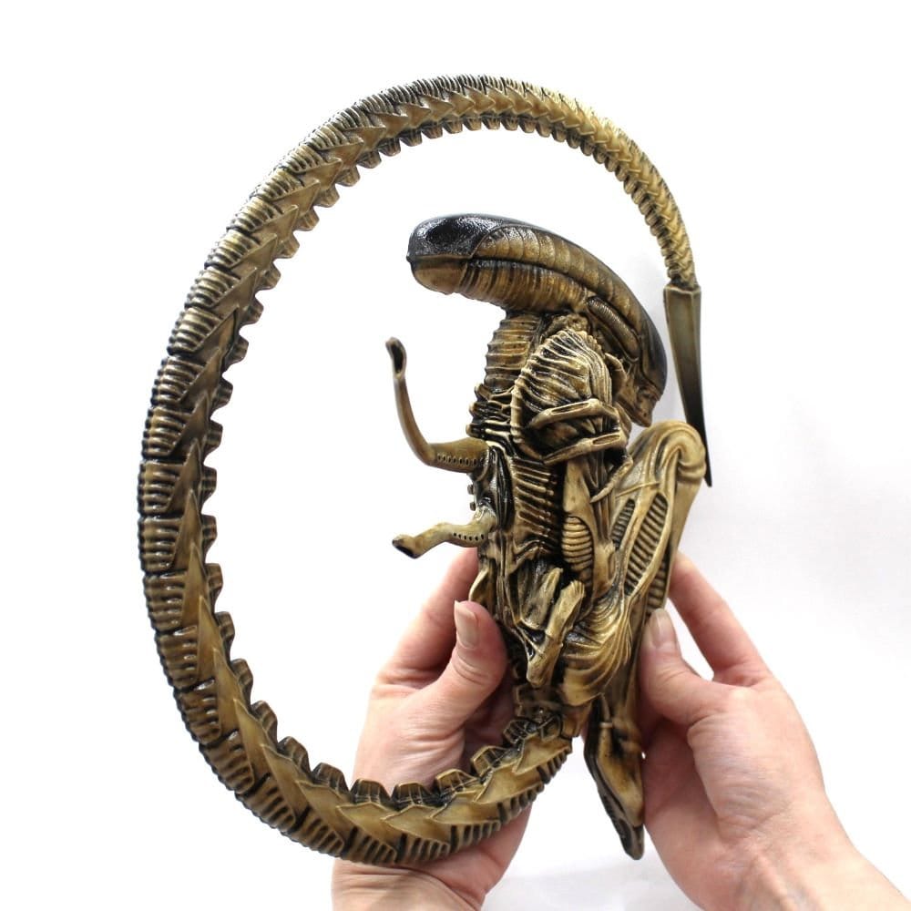 Crouching Alien Xenomorph Warrior Wall Art, Alien Xenomorph Wall ...