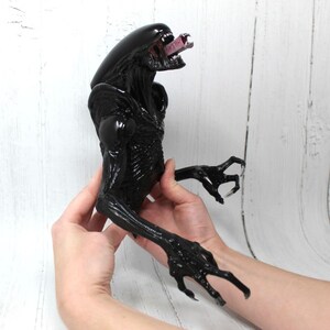 Alien Xenomorph Bust Wall Art, Alien Head With Arms and Claws ...