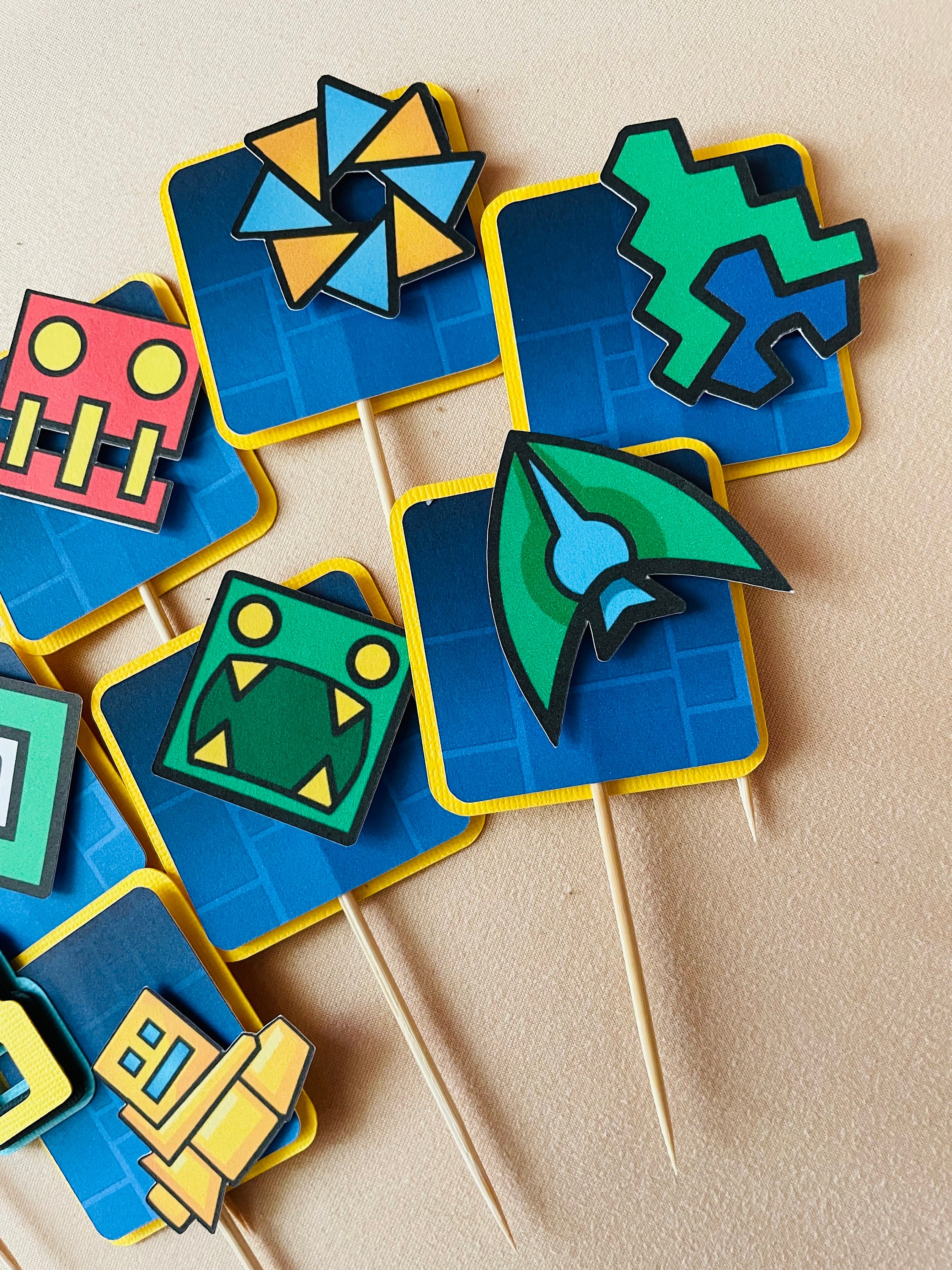Geometry Dash Cupcake Toppers - Set of 12 - Etsy