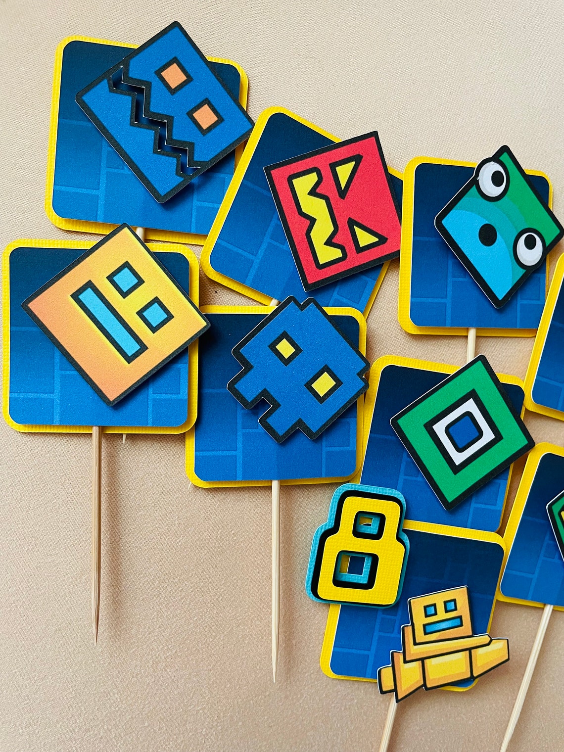 Geometry Dash Cupcake Toppers - Set of 12 - Etsy