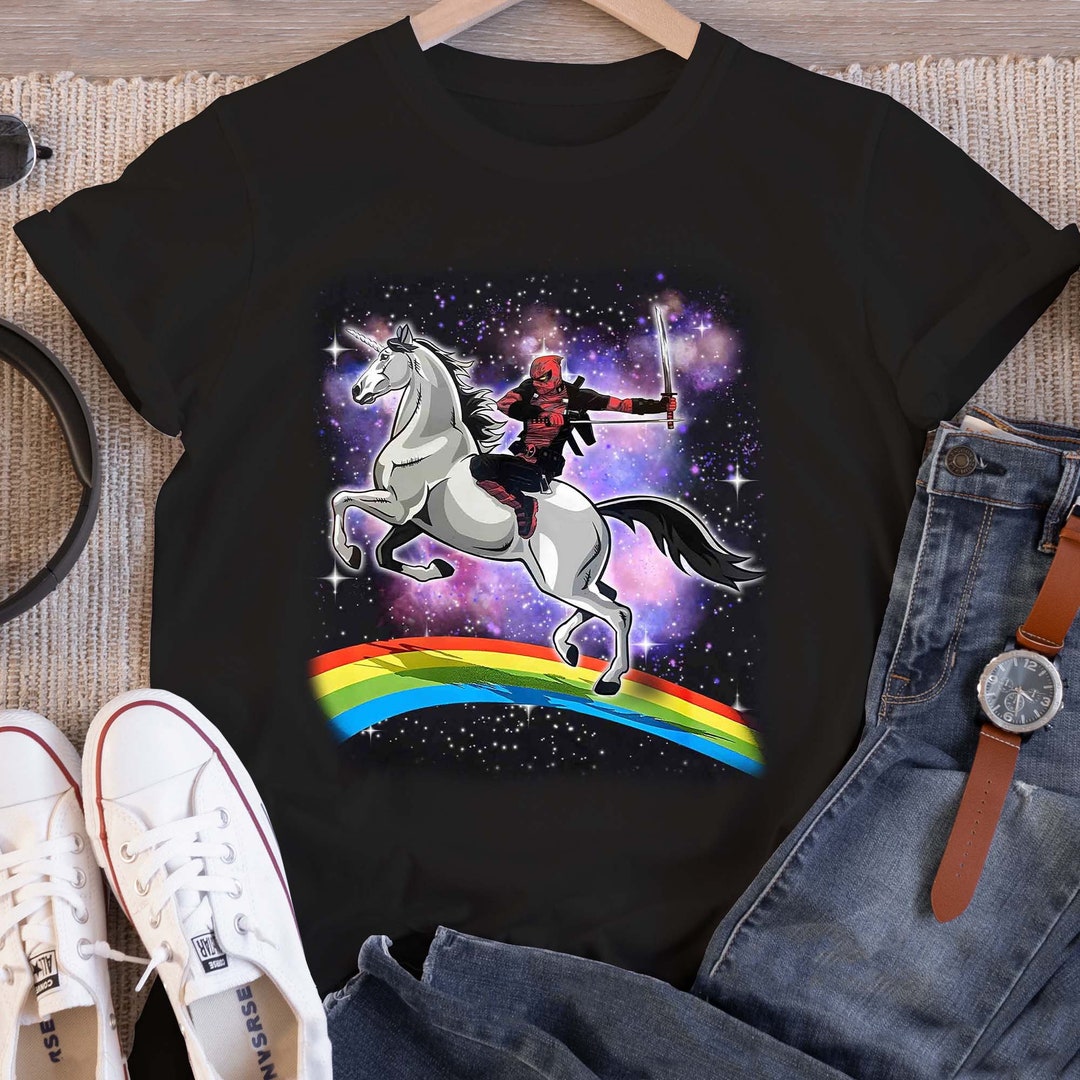 Deadpool Riding Horse Funny Marvel Comic Avengers Gift T-shirt Men ...
