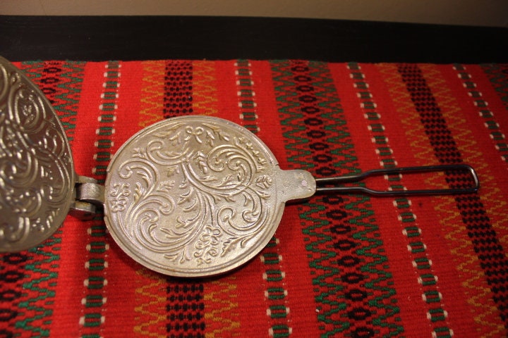 Vintage Höyans Waffer Iron From Norway 1900s in Cast Iron Made in ...