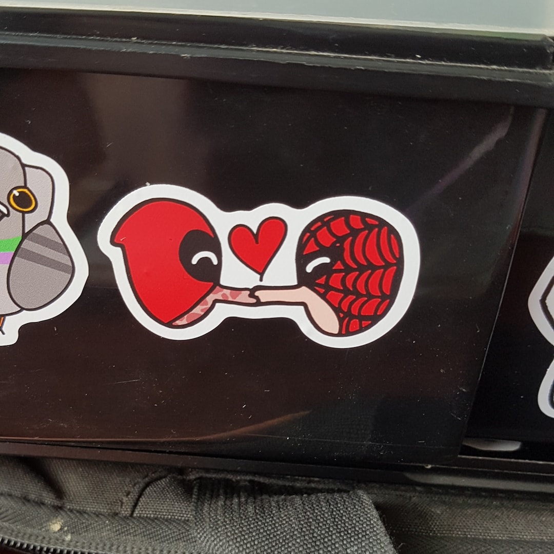 Spideypool Kiss Sticker - Etsy