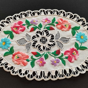 Vintage Hungarian Embroidery Centerpiece, Kalocsa Folk Art, Decor ...