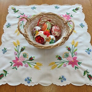 Hungarian Embroidered Centerpiece Hand Embroidered Table - Etsy