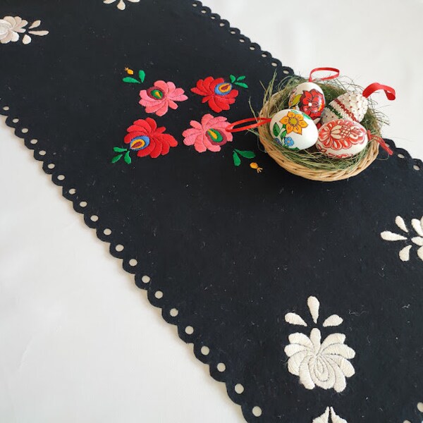 Felt Table Runner - Etsy