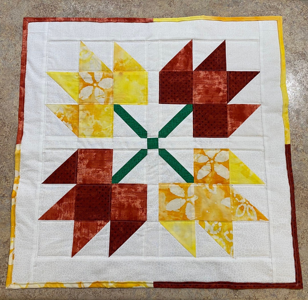 Maple Leaf Table Topper Centerpiece - Etsy