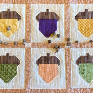 Autumn Acorn Tablerunner (light) - Etsy