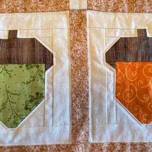 Autumn Acorn Tablerunner (light) - Etsy