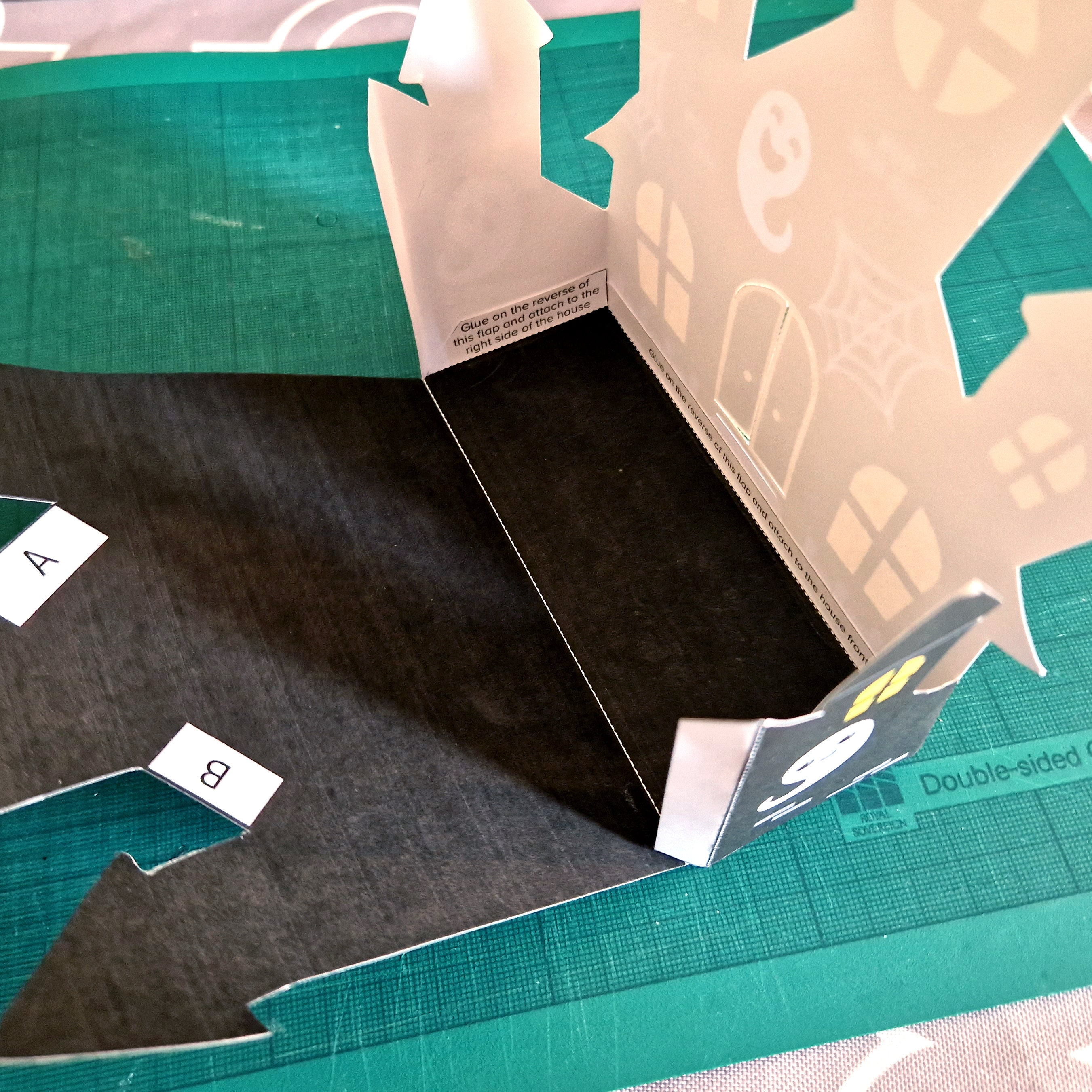 Haunted House 3D Coloring Craft, Halloween Paper Dolls House Tealight ...