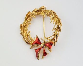 Gold Wreath Pin - Etsy
