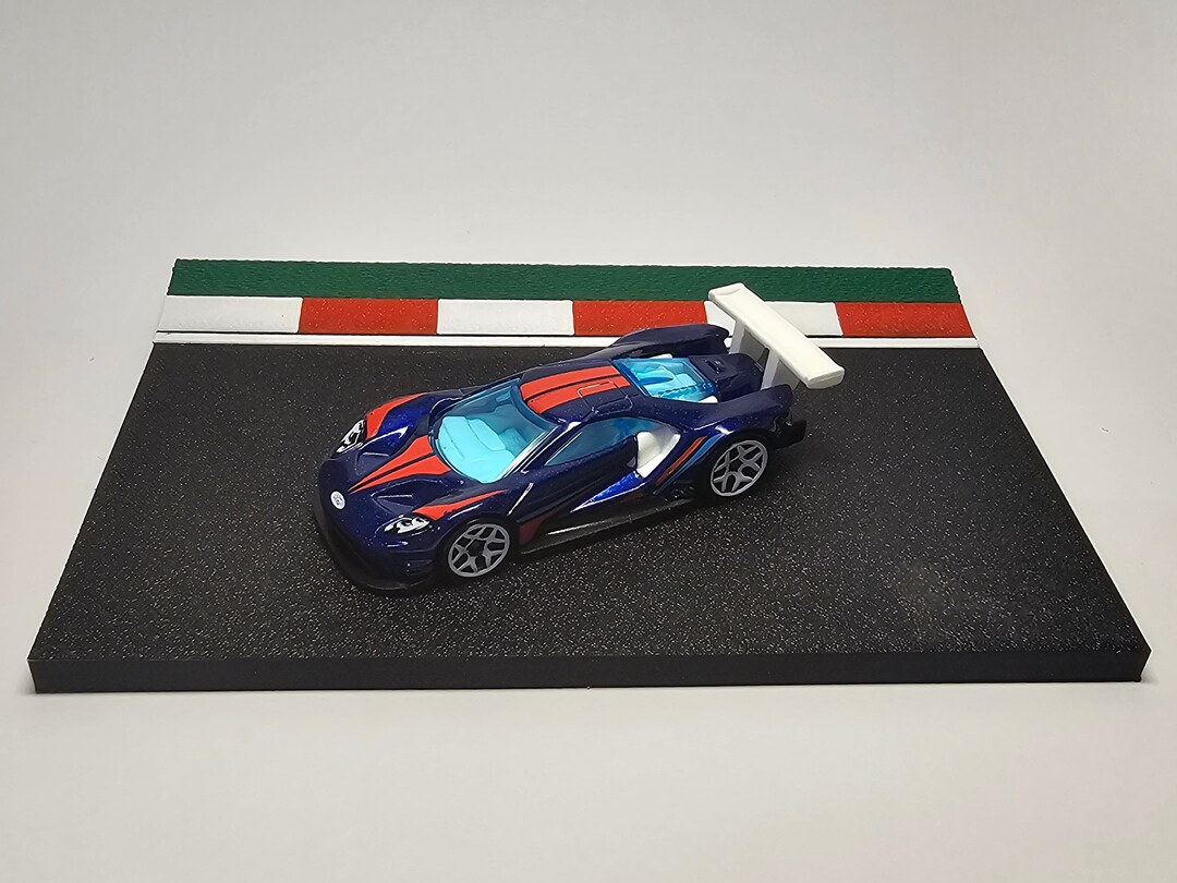 1/64 Scale 3D Printed Racetrack Display With Kerb and Grass - Perfect ...