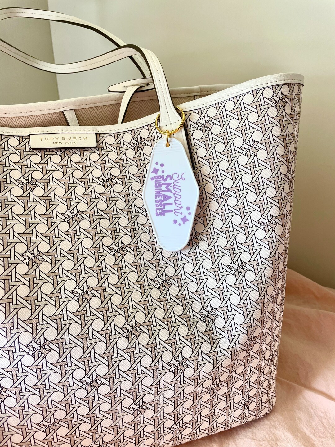 Small Business Motel Keychains / Motel Keychains / Keychains / Motel ...