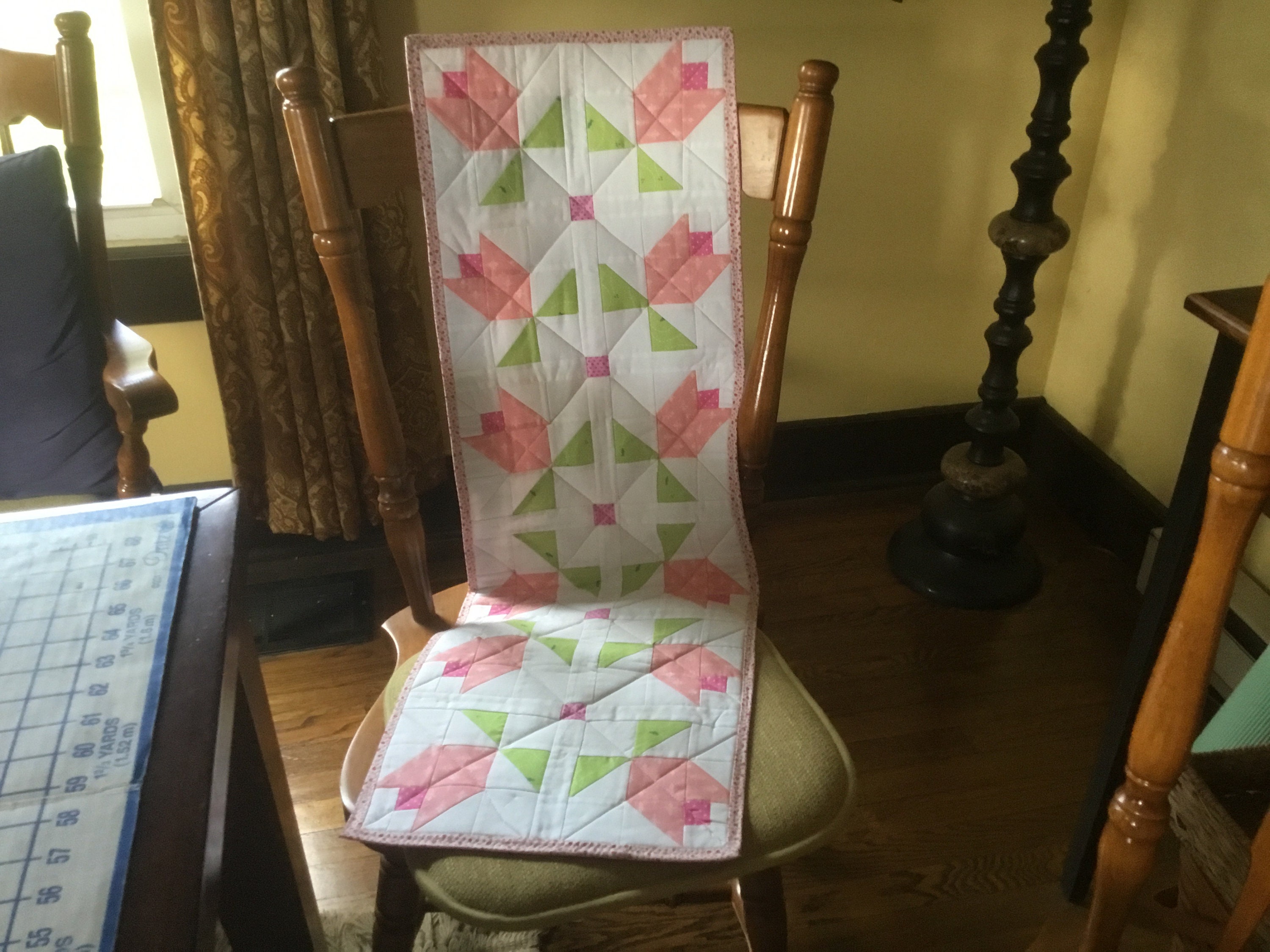 Pretty Quilted Tulip Table Runner - Etsy