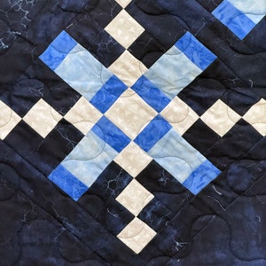 Delft Blue Modern Quilt - Etsy