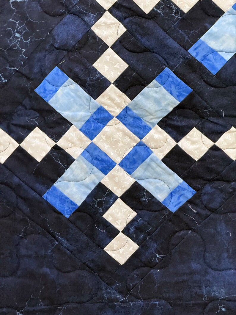 Delft Blue Modern Quilt - Etsy